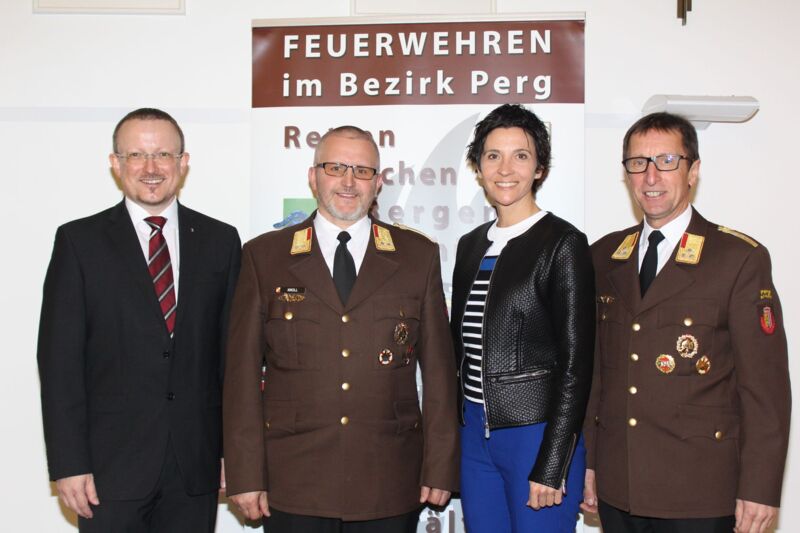 Helmut Knoll als Perger Abschnitts-Feuerwehrkommandant wiedergewählt