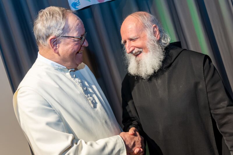 Mit Pater Anselm Grün unterwegs auf einer spirituellen Reise