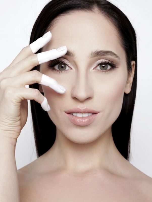 Estnische Opernsängerin Netsajeva gemeinsam mit Cesár Sampson bei ...