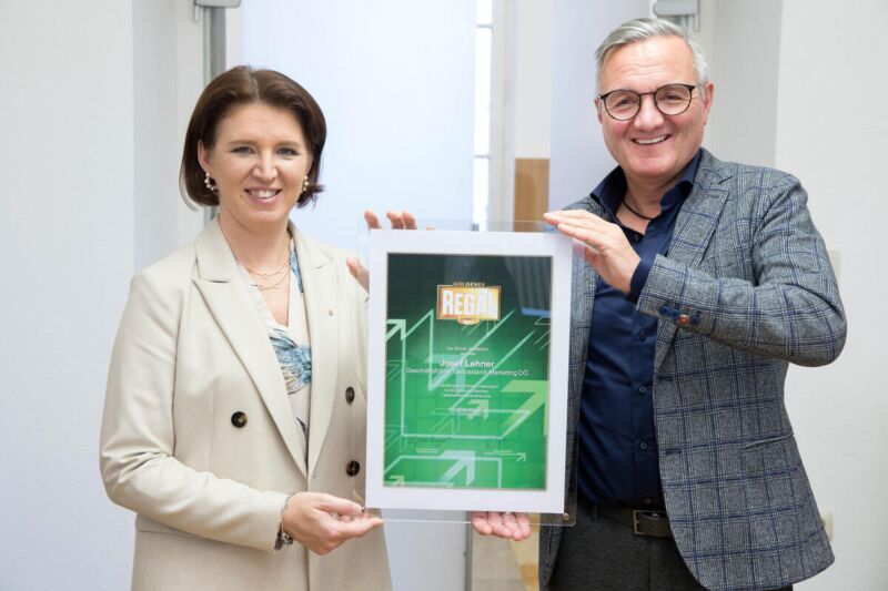Goldenes Regal für Genussland Marketing-Geschäftsführer Josef Lehner