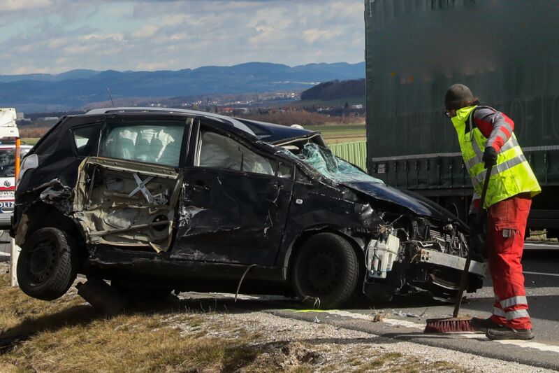 Mehrere Verletzte bei Unfall auf der B309