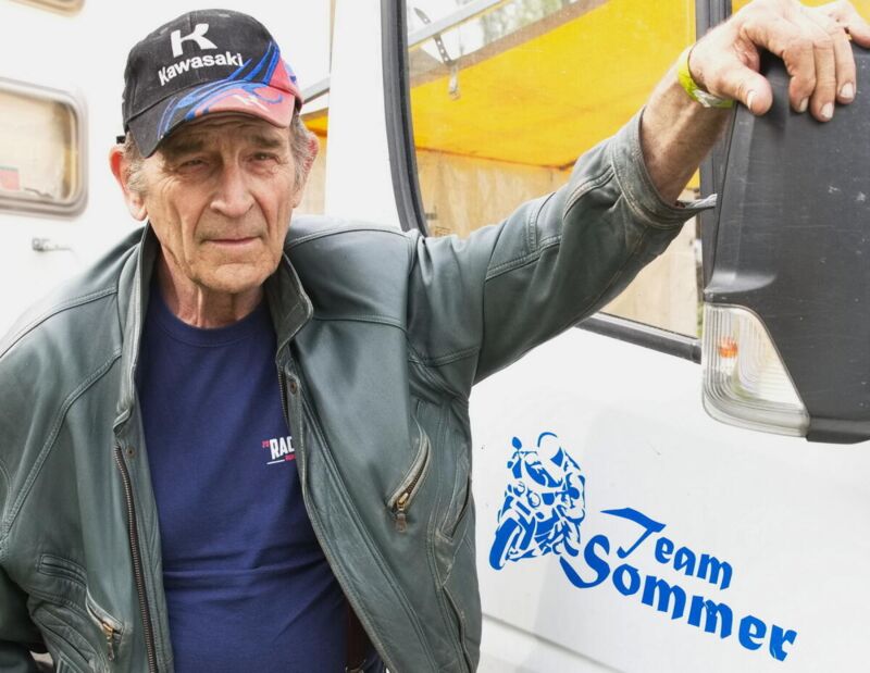 Helmut Sommer gibt auch mit 78 noch ordentlich Gas