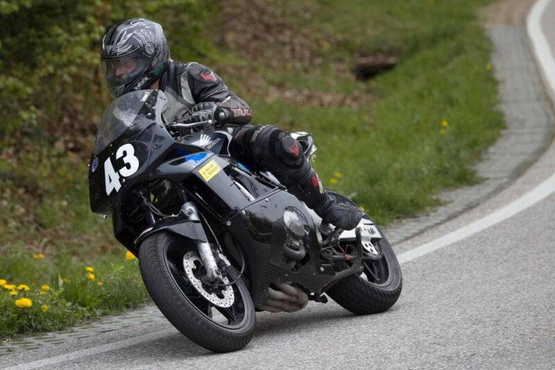 Helmut Sommer gibt auch mit 78 noch ordentlich Gas