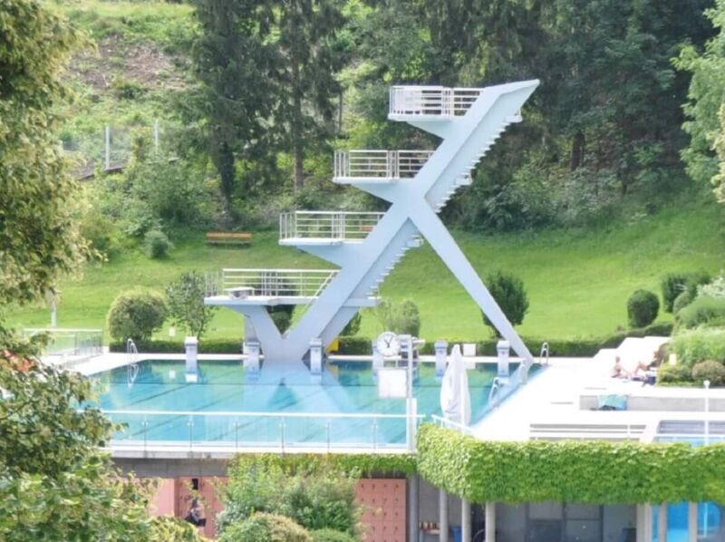 Sprungturm-Eklat: Bademeister wird vorerst nicht mehr im Stadtbad Steyr ...