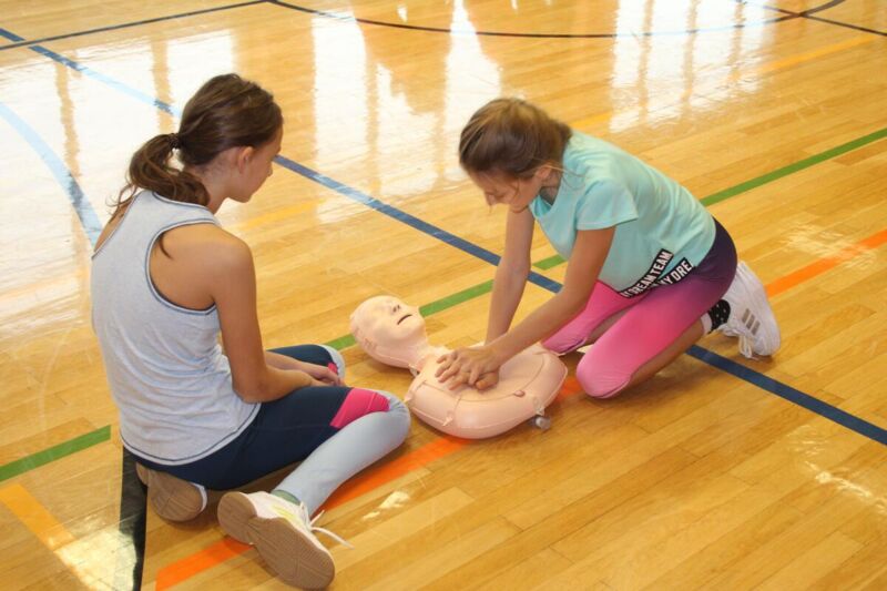 Woche der Wiederbelebung: Schüler lernen Leben retten