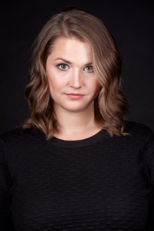 Isabel Meili feiert mit Genug OÖ-Premiere im Kultur Hof