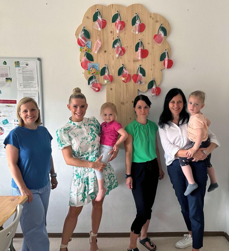 Schnullerbaum für jedes Linzer Familienbundzentrum