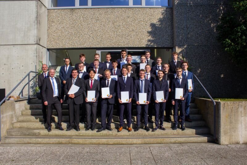 Die Maturafotos der HTL Wels