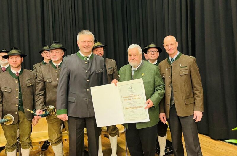Langensteiner Franz Hanl folgt Ulf Krückl als Bezirksjägermeister nach
