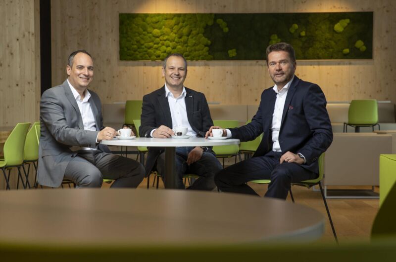 Windhager und M-TEC gehen in der Produktion von Wärmepumpen gemeinsame Wege