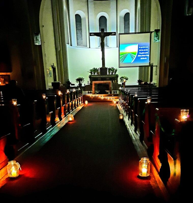 Fastenzeit: Kreuzwegs-Andacht in der Herz Jesu Kirche