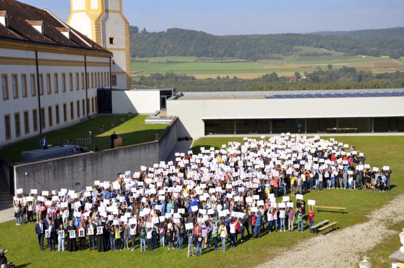 Stift Melk und Stiftsgymnasium Melk setzten sich lautstark für ...