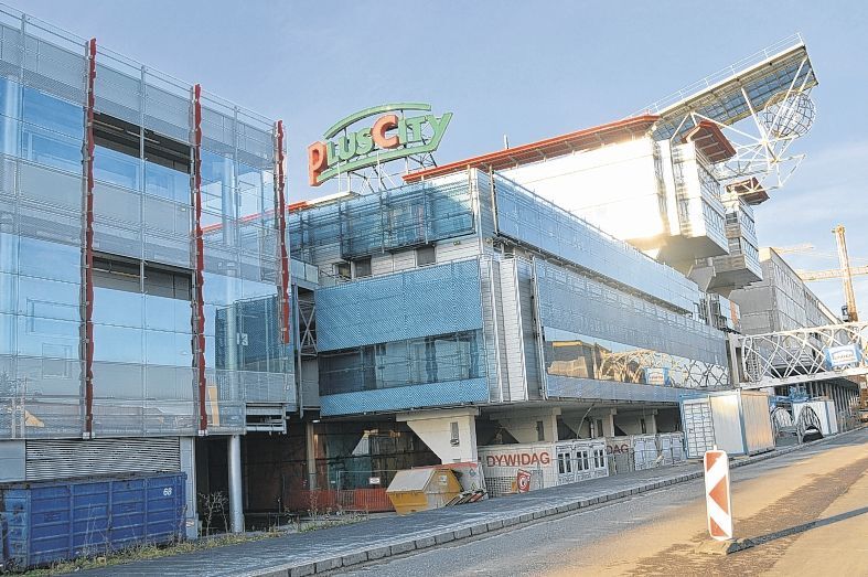 Plus City: Nachtöffnung einmalige Aktion