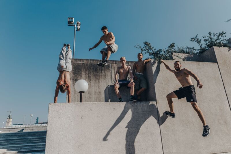 Flying Freaks aus Traun: „Beim Parkour geht es darum, Hindernisse ...