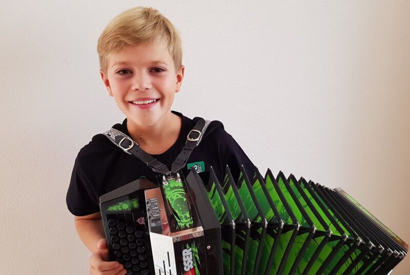 Nachwuchsmusiker Luca Stangl in Edelweiss-Hitparade in Holland