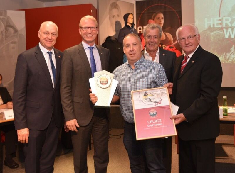 Gerhard Rankl von Sport 2000 Rankl als Händler des Jahres ausgezeichnet