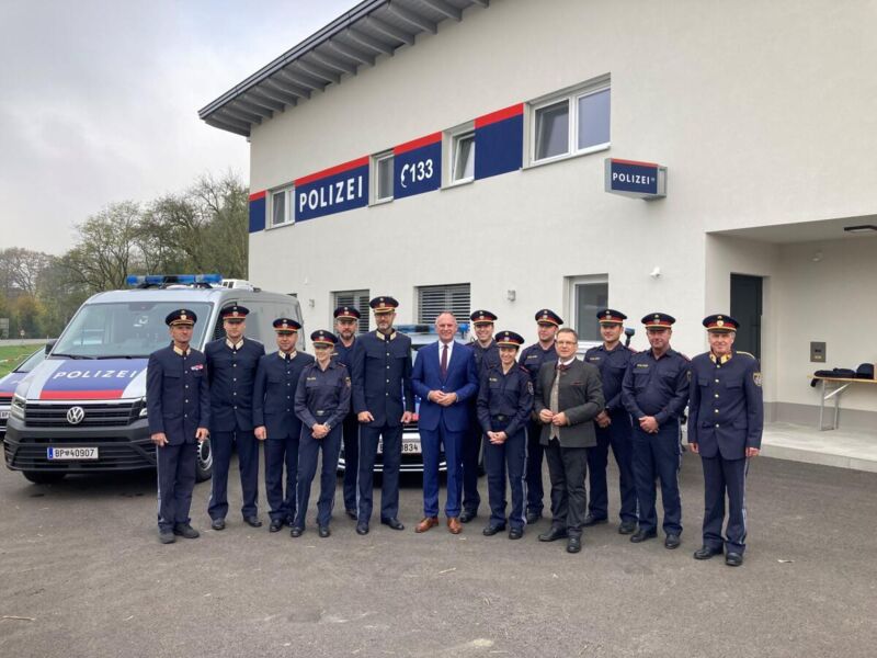 Innenminister kam zur Eröffnung der Polizeiinspektion Riedau