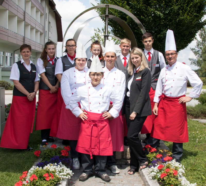 Sieben Lehrlinge begannen ihre Ausbildung im Herz-Kreislauf-Zentrum ...