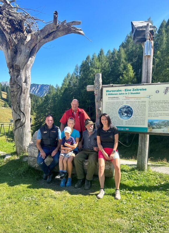 Themen-Rundwanderweg 2 Millionen Jahre in 2 Stunden: 20.000ste ...