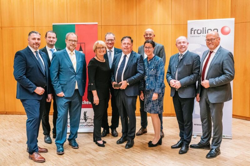 Wirtschaftsleistung mit Ehrenring ausgezeichnet