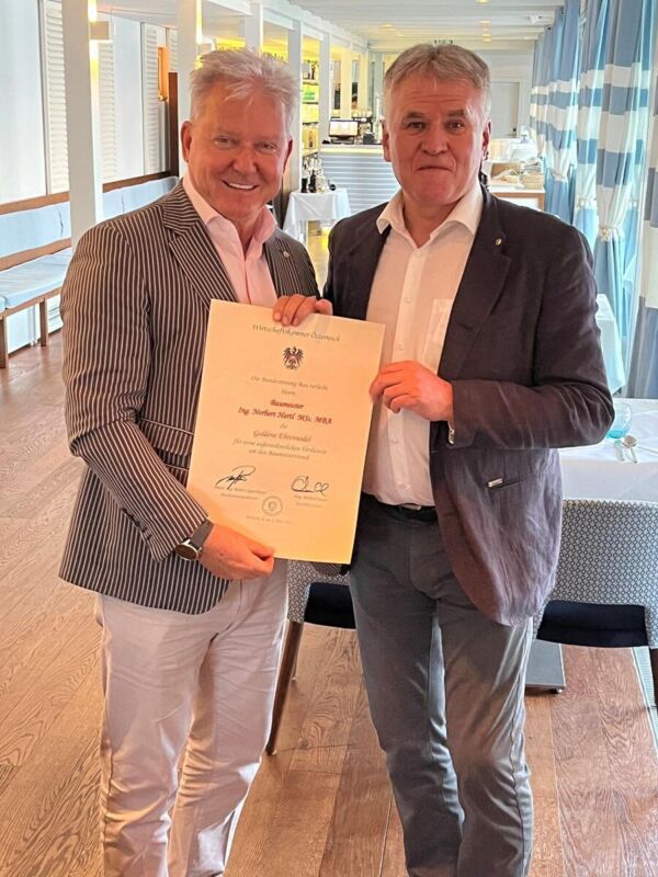 Goldene Baumeister-Nadel für Norbert Hartl