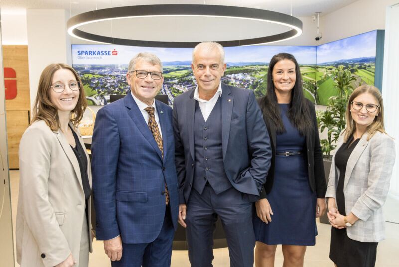 Neue Sparkasse OÖ-Filiale in Gemeindezentrum eröffnet