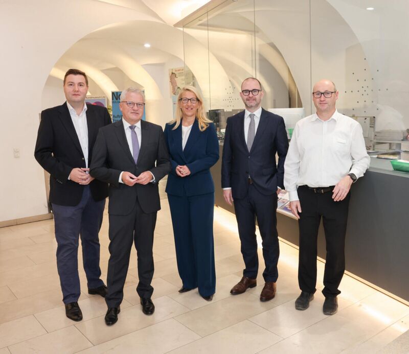 Neue Portiersloge im Alten Rathaus fertig: Sicherheitskonzept nimmt ...