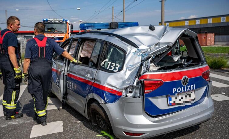 Unfall mit Polizeiauto forderte vier Verletzte