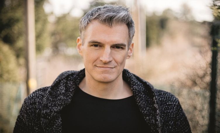 Krimiautor Thomas Raab kommt in die Stadtbücherei