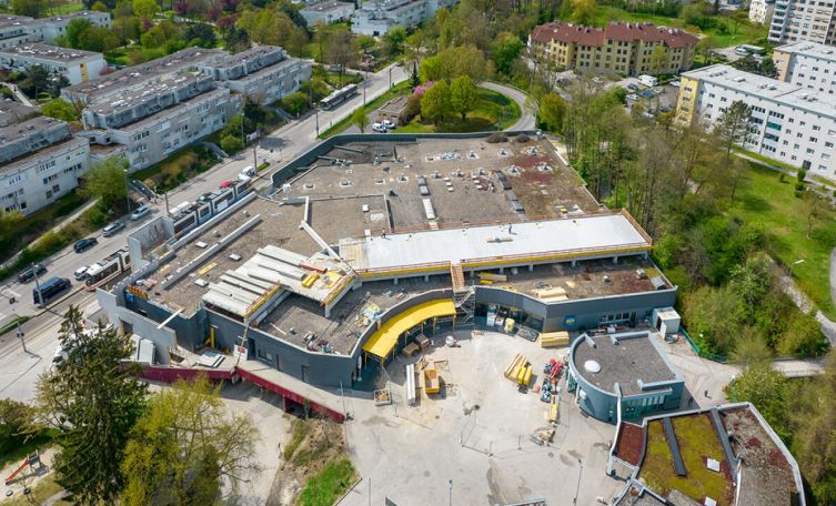 Baubeginn für Wohnungen am Dach des Einkaufszentrums Auwiesen