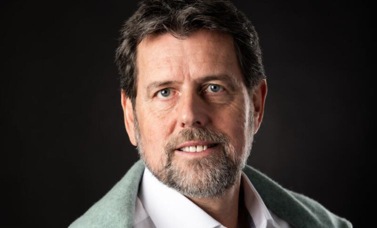 Jubiläum: Bassist Robert Holzer feiert Sechziger